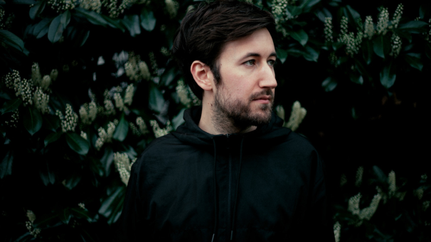 Julian Muldoon website of composer, producer & singer-songwriter Julian ...